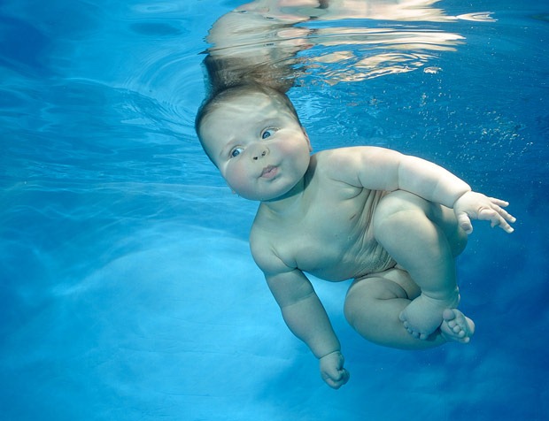 Underwater Photographs of Swimming Babies | Amusing Planet